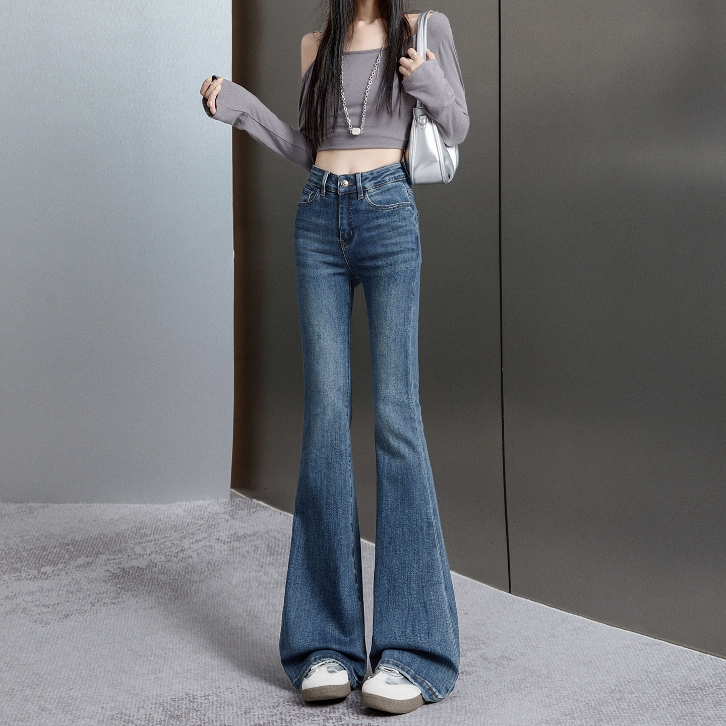 拉夏贝尔复古蓝微喇牛仔裤女2026年新款夏季小个子修身显瘦喇叭裤