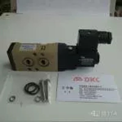 售前询价正品DCK电磁阀DSF352H双中央封闭三位五通电磁阀DSN352S