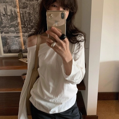 Dearest东大门显瘦斜领露肩T恤女