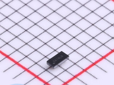 CDC3RL02BYFPR 丝印4LN DSBGA8 双通道方波/正弦-方波时钟缓冲