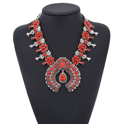 flowerpendantalloynecklace