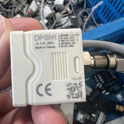 【商品名称】数显压力表DPSN1