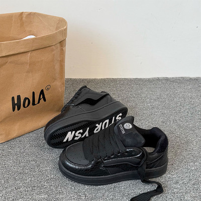 港风超火爆款百搭黑武士面包鞋