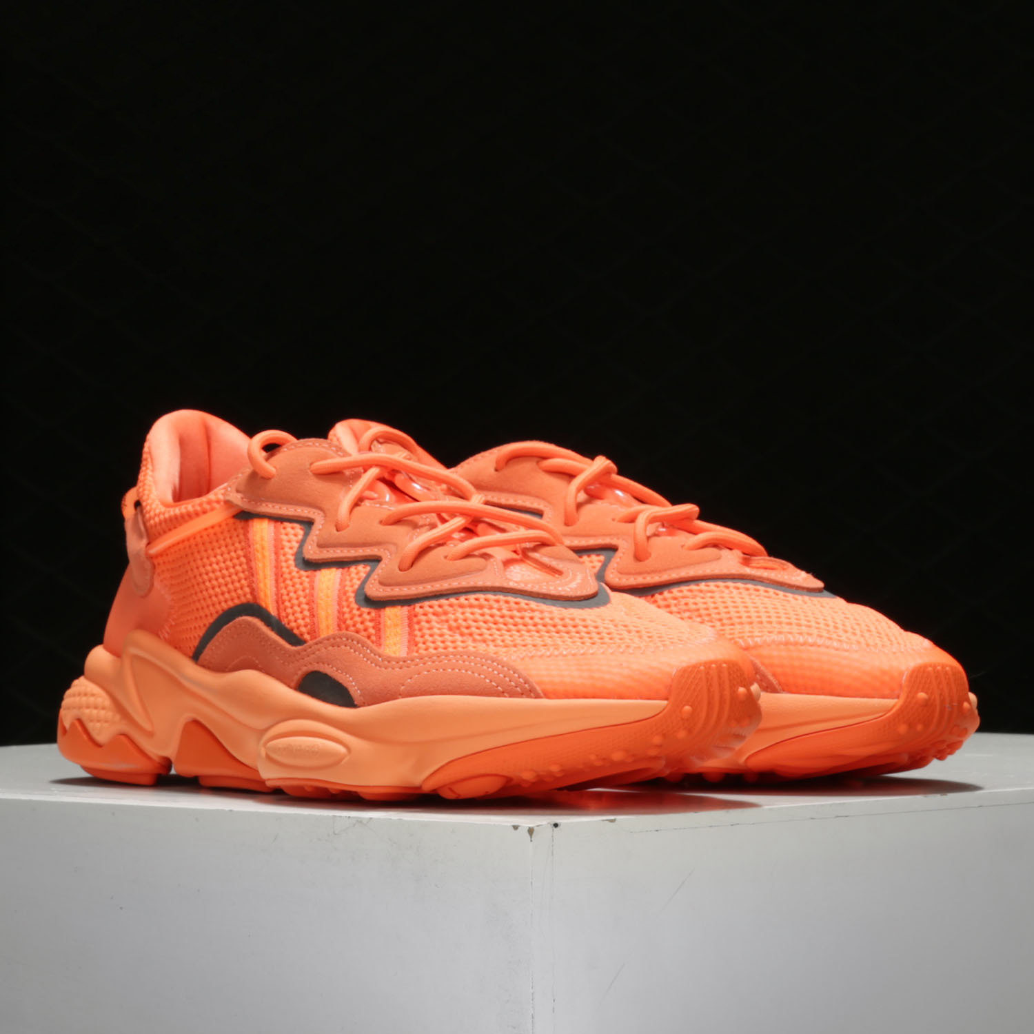 Adidas/阿迪达斯正品 三叶草 OZWEEGO 男子运动经典休闲鞋EE6465