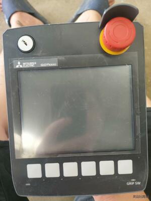 1、三菱手持式触摸屏显示器GT1150HS-QLBD 全新，议价商品