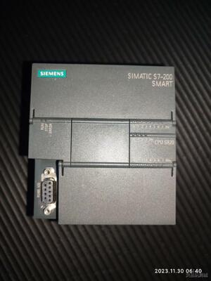 西门子200Smart SR20原装正品，成色如图，非常新固议价商品