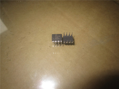 AD633JN 进口原装，低成本模拟乘法器/除法器，直插DIP8