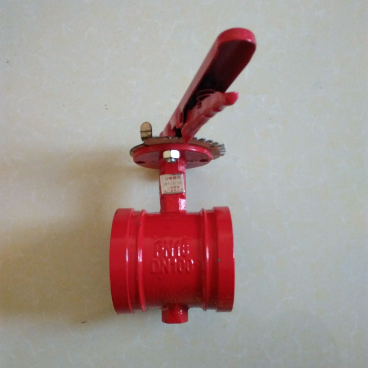 手动沟槽蝶阀D81X快装蝶阀卡箍机械阀门球墨铸铁现货供应_虎窝淘