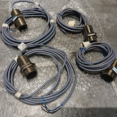议价巴鲁夫BES 516-215-E4-E-05接近开关M3可维修