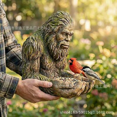 跨境新款Bigfoot Bird Feeder大脚怪树脂小鸟投食器庭院装饰挂件