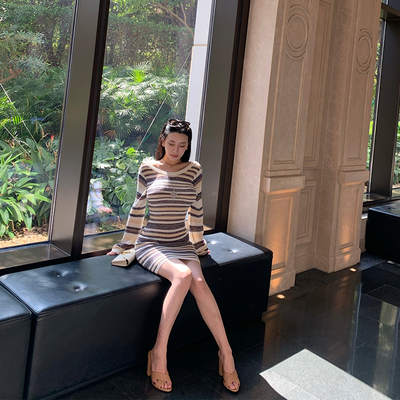 孙智惠「温暖调色盘」软糯收腰条纹撞色针织露背包臀连衣裙春季