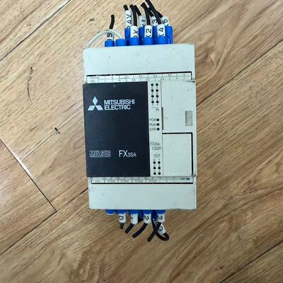 FX3SA-10MR-CMplc模块实物图拍（议价）