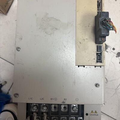 SGDV-550A01A002000 安川伺服驱动器 7.5KW 三相200-230V议价维修