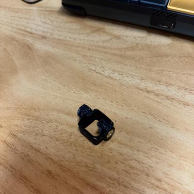 O4图传镜头转接架