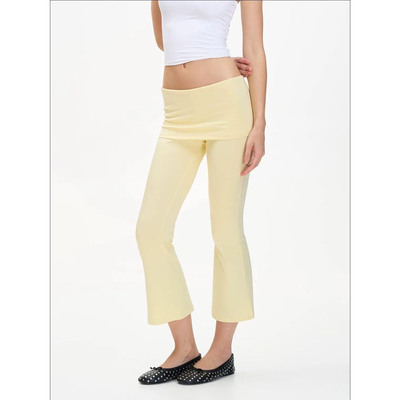女士翻边微喇七分裤Ladies' flared slightly flaredcroppedpants
