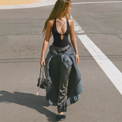 性感辣妹镂空挂脖式吊带背心