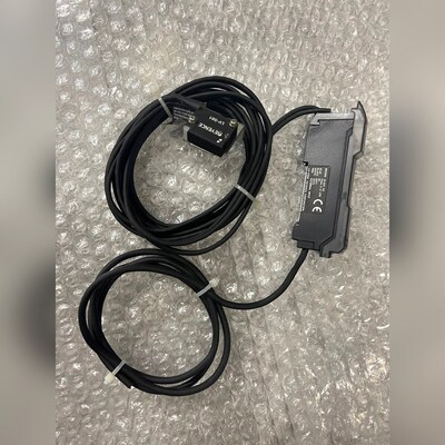 基恩士LV-11SALV-S61现货实拍图功能完好 议价