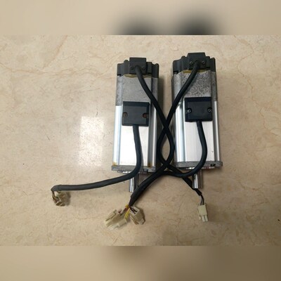 电机MHMD042P1T  包好 300 议价