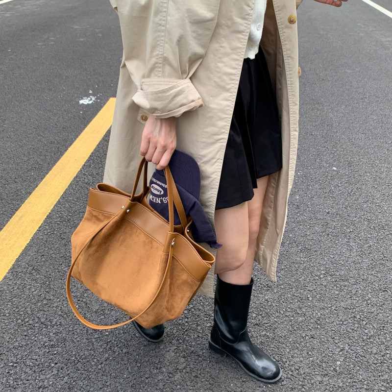 大容量斜挎包包女2025秋季新款美式废土风托特包单肩腋下包通勤包