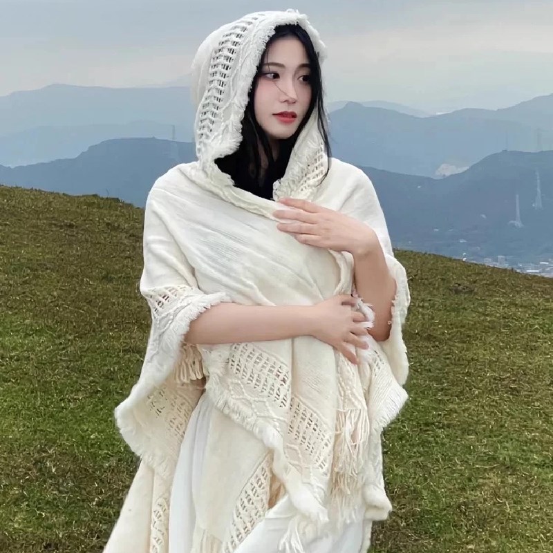 2025新款时尚民族风纯色披肩女秋冬保暖气质外搭旅游度假斗篷披风