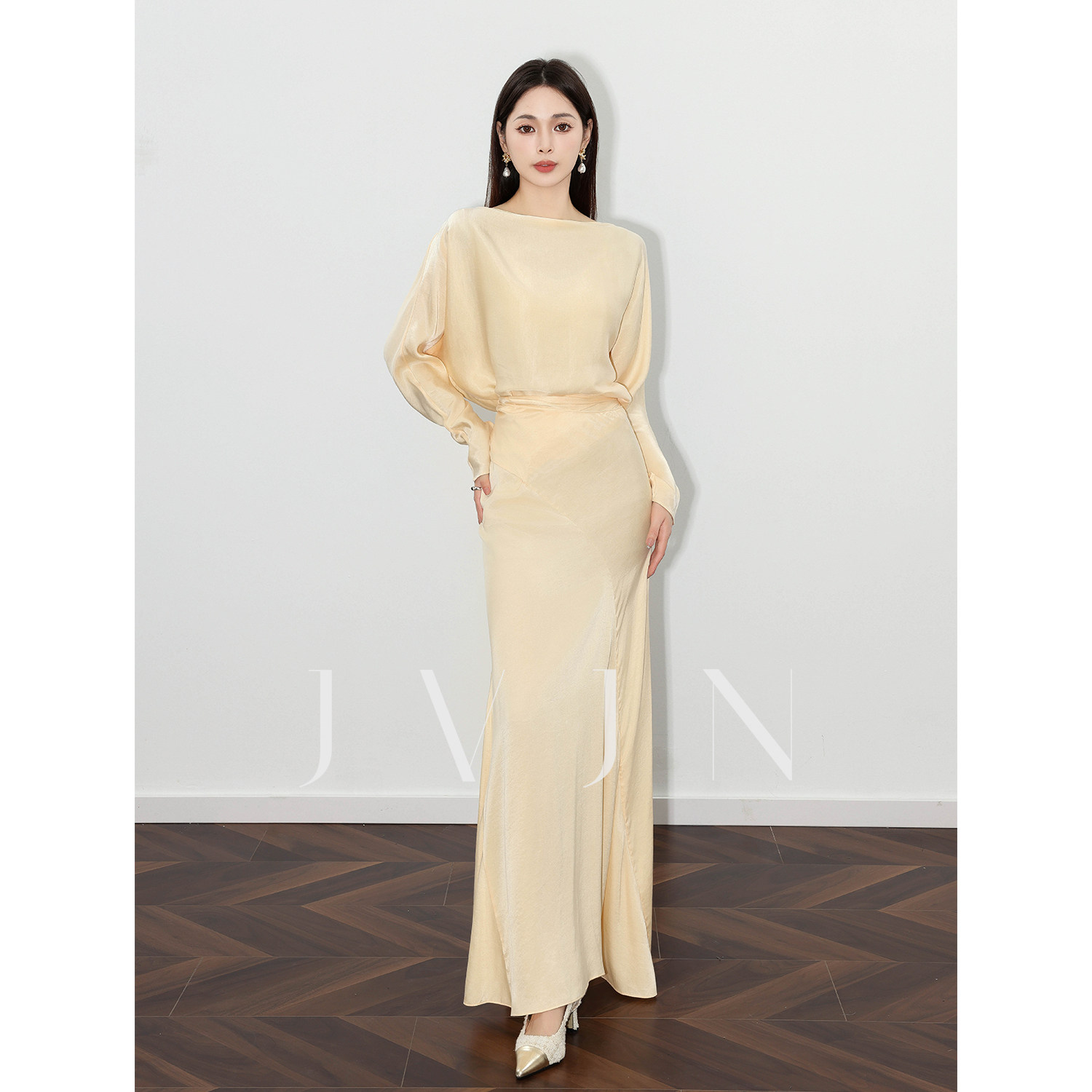 JVJN 抗皱铜氨丝显瘦不规则设计感绑带上衣女高腰包臀半身裙套装_虎窝淘