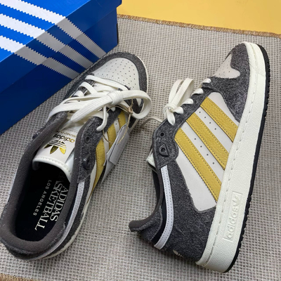 adidas originals CENTENNIAL 时尚百搭防滑耐磨 低帮板鞋IH3072
