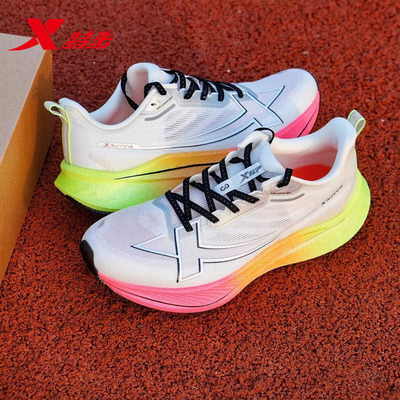 特步两千公里3代透气减震运动鞋