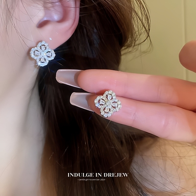 闪钻四叶花朵耳钉轻奢高级感气质
