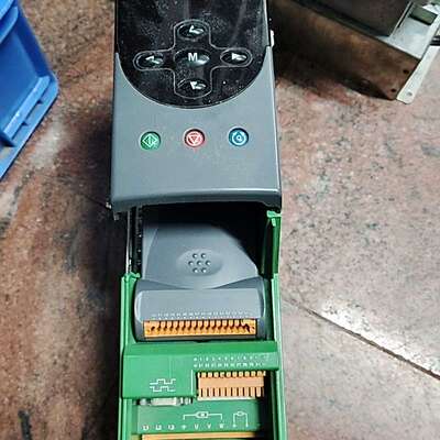 议价全新原装艾默生ct变频器 UNi1403 外壳有点损不影响