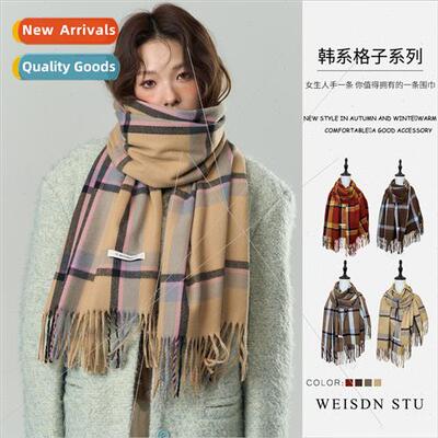 Men women in autumn winter atmosphere sense plaid scarf fema