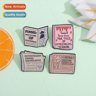 New exquise small newspaper modeling lapel pins creative cut