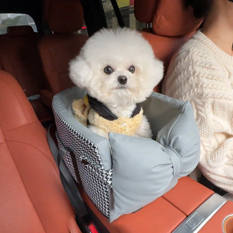 车载狗窝中控防脏安全外出可携式长途车载副驾宠物窝小型犬泰迪比