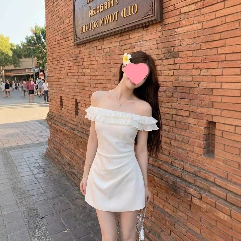 法式甜美一字肩荷叶边连衣裙女春季新款设计感收腰显瘦露肩短裙子