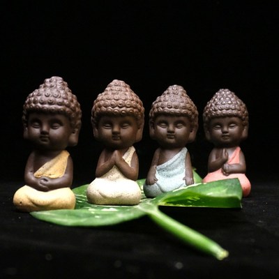 small Buddha statue monk figurine tathagata India Yoga Manda