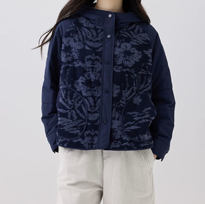 斯琴2025秋冬专柜正品蓝色提花针织拼接连帽宽松外套BEDS016108