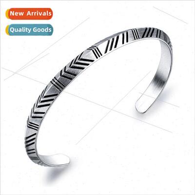 Europe retro rhombic tanium steel bracelet men bracelet stud