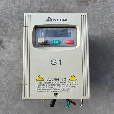 台达变频器，VFD007S21A，0.75KW，如图所示，实