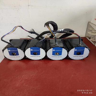 雷赛三相步进电机：MODEL：863S42。实物拍摄，成色如