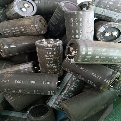 590UF400V尼吉康尺寸20/50