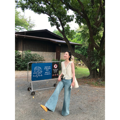 isaro uu 显比例大长腿微喇裤~复古水洗浅蓝软软牛仔裤