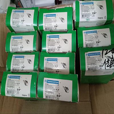 全新接近开关  XS618B4NAL2 ，原装正品外盒