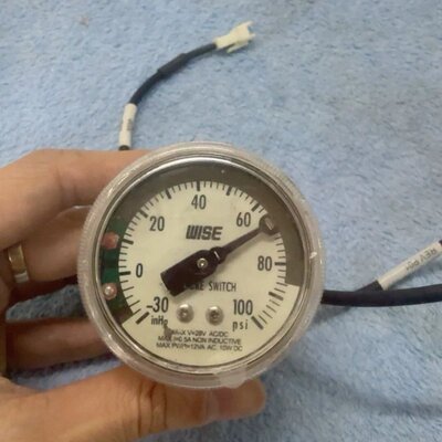议价WISE P8421F5SMK01280电接点压力表可维修