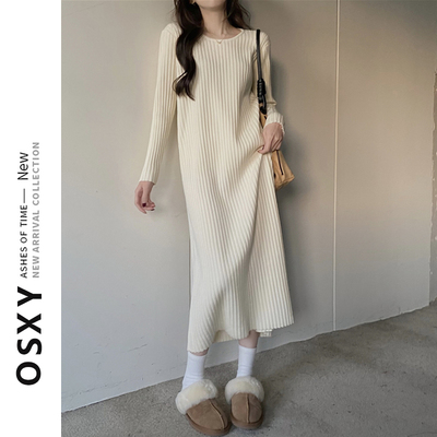 圆领长袖针织连衣裙女2025秋冬季新款过膝毛衣裙宽松连身裙子长款
