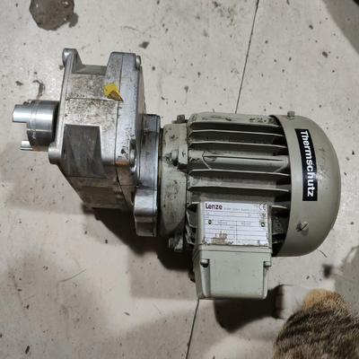 [德峰]伦茨-32696，Lenze12.130.30.3，，电机D