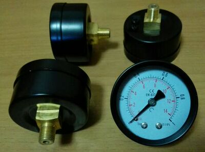 气体微压力表 计 y-40z ce en837-1 1bar 14psi cl1.6 40mm