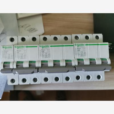 施耐德 OSMC32N3C20 小型断路器47一只议价