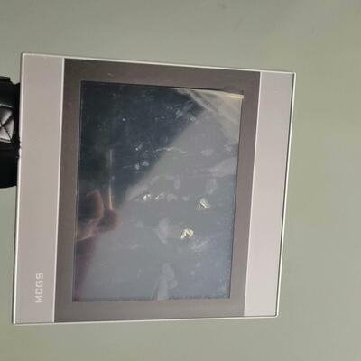 议~昆仑通态嵌入式一体化触摸屏10寸，型号TPC1071Gi，正