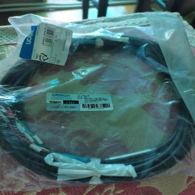 R88A-CAKA005SR电机电源电缆全新原装正品