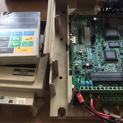 议价安川变频 主板 YPHT31261-1F   3G3IV-PJVOP161  DESIG 2PCB