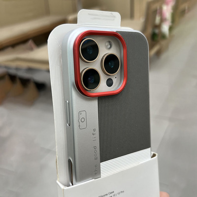 高级质感灰丹红镜头框撞色手机壳